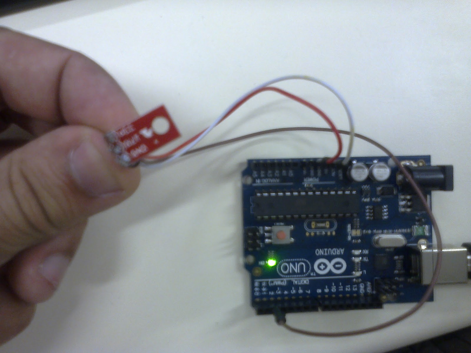 Pequenos Cientistas: Código para sensor IR QRE1113 Digital